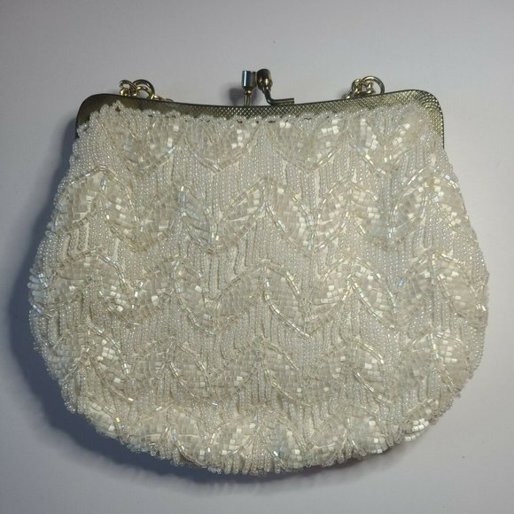 Le Regale | Bags | Vintage La Regale Clam Shell Beaded Purse Evening ...